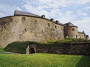 French Castles: History, Architecture & Famous Châteaux