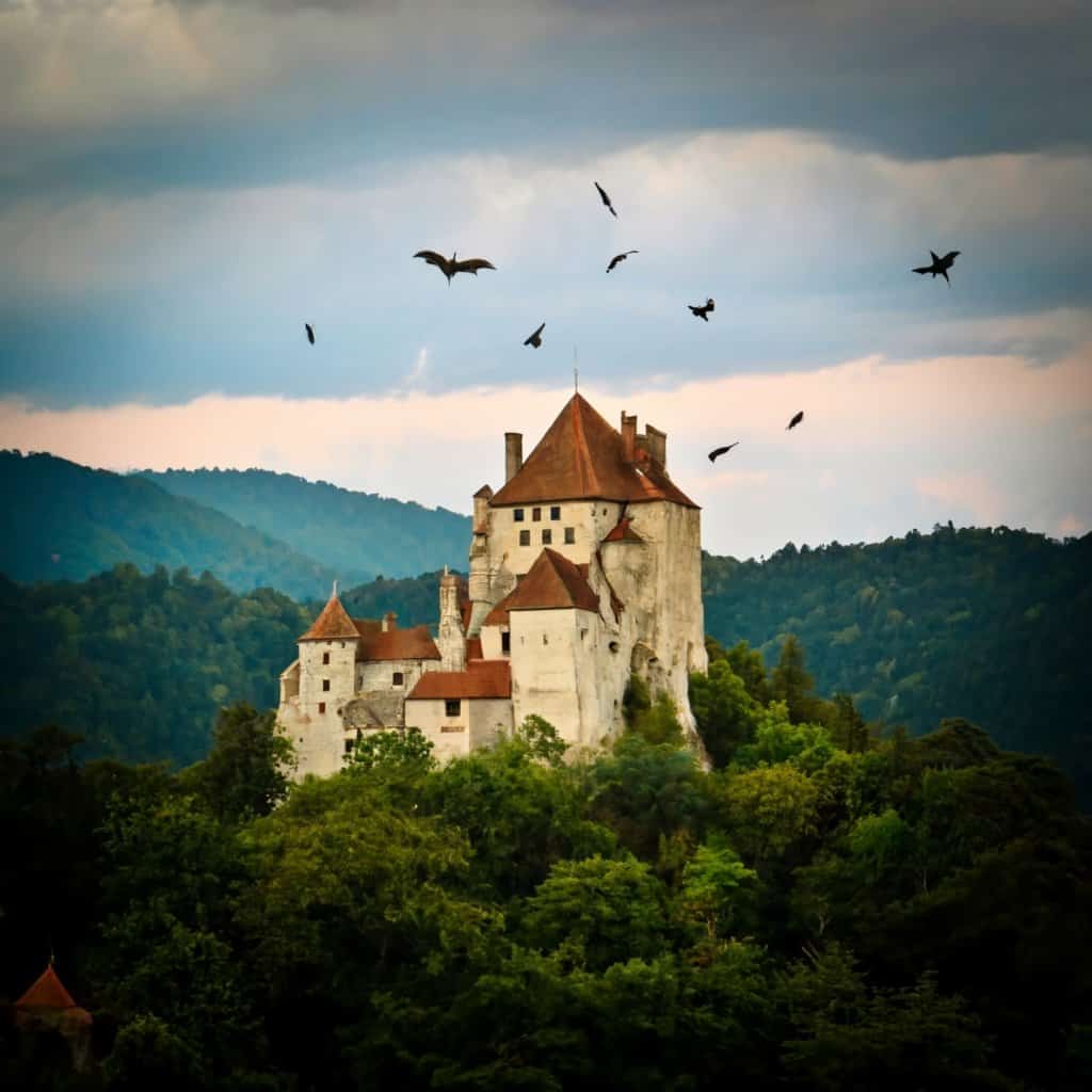 Shadowy Depths: Exploring the Top 10 Medieval Castle Dungeons in ...