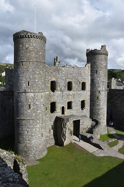 Unveiling the Majesty of Harlech Castle: Explore Wales' Iconic Medieval ...
