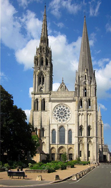 Chartres Cathedral: France’s Greatest Gothic & Medieval Masterpiece
